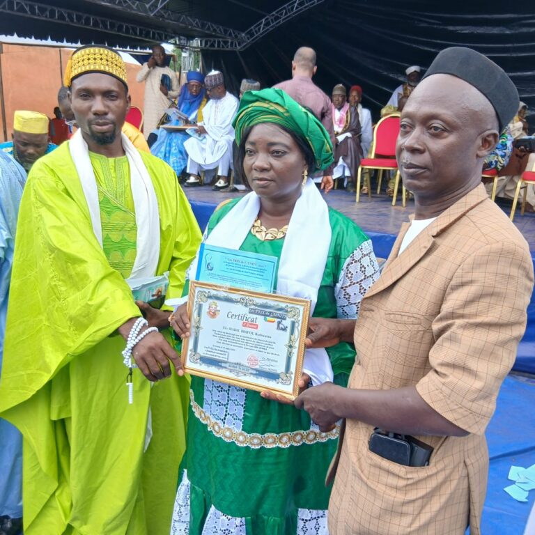 POUR SON ENGAGEMENT EN FAVEUR DES FEMMES ET DES JEUNES DANS LA 8È C.E : L'He Bachiratou Issifou ...